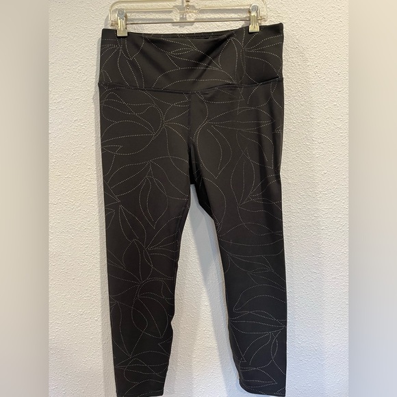 GAIAM | Pants & Jumpsuits | Gaiam Black Printed Yoga Pants Silvery ...